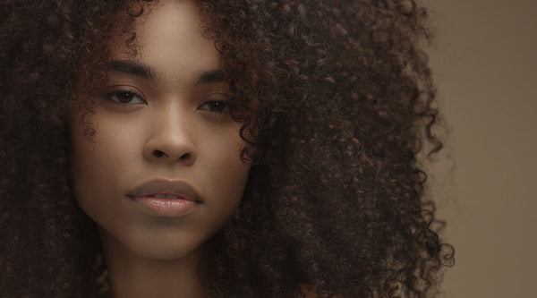 Mytí pro afro vlasy – Kudrnaté vlasy