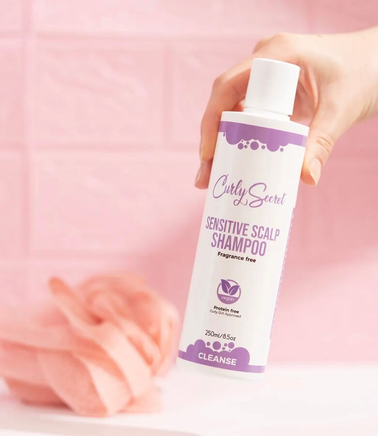 Curly Secret Sensitive Scalp Shampoo – Šampon pro citlivou pokožku ...